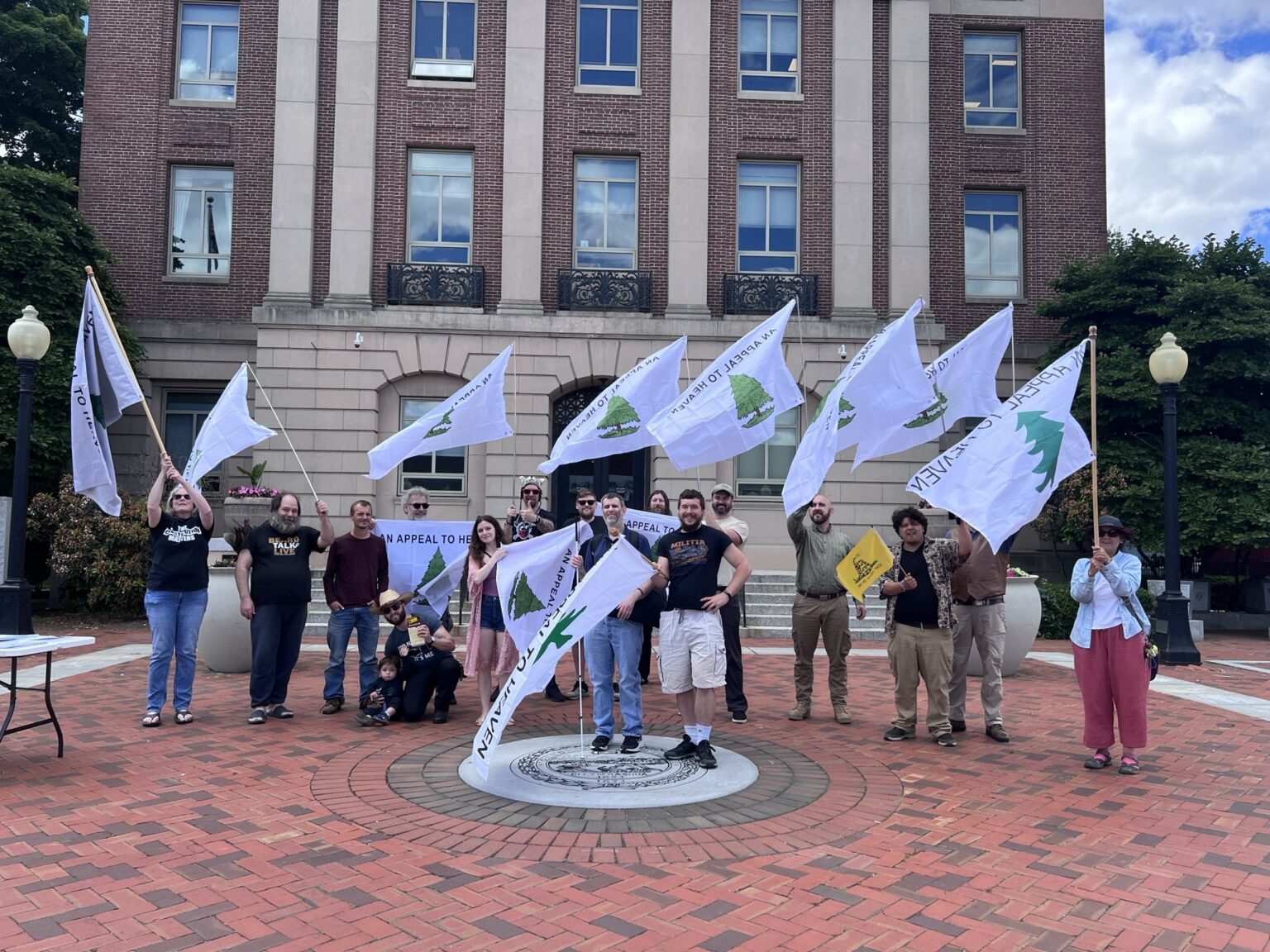 Libertarians Gather to Protest Nashua's Pine Tree Flag Ban - NH Journal